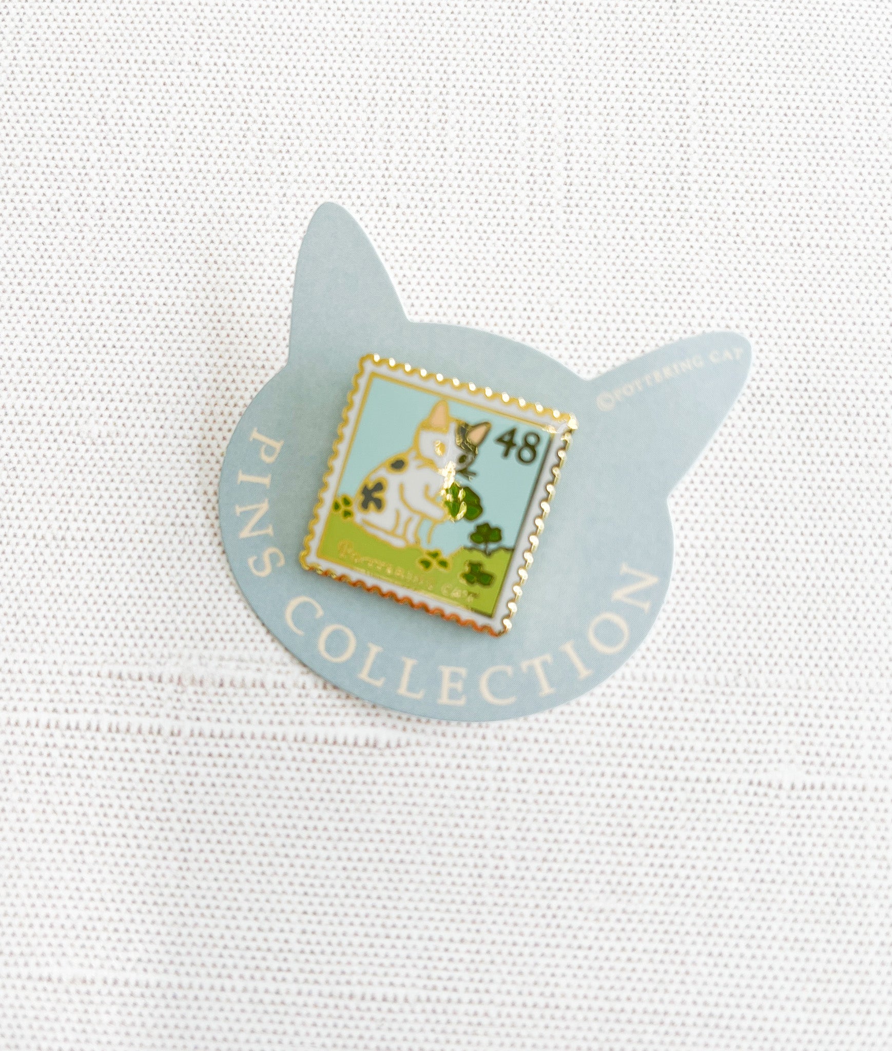 Pottering Cat | Clover Cat Enamel Pin | PZ-28 – KuboandLucy Stationery Co